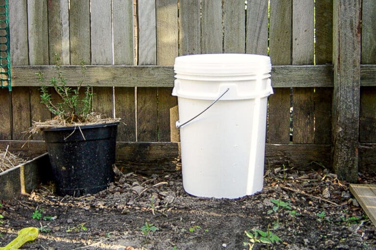 DIY Cheap and Easy Small Space Compost bin