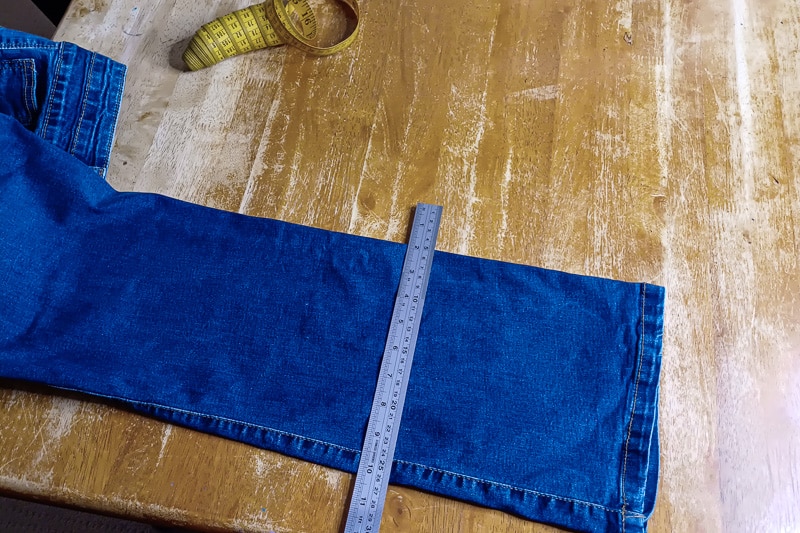 Cute and Easy Upcycled Peg Bucket From Old Jeans