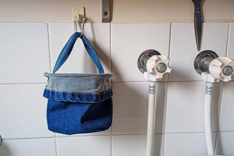 Cute and Easy Upcycled Peg Bucket From Old Jeans